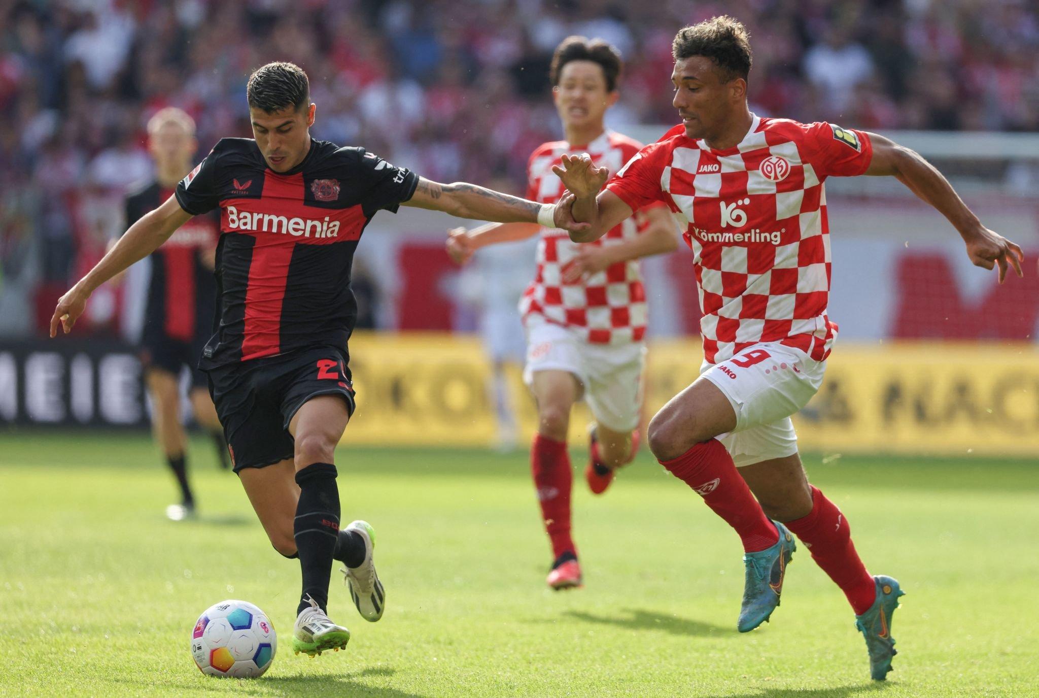 Palacios fue titular en la victoria del líder Leverkusen y gol de Julián Alvarez para el City ...